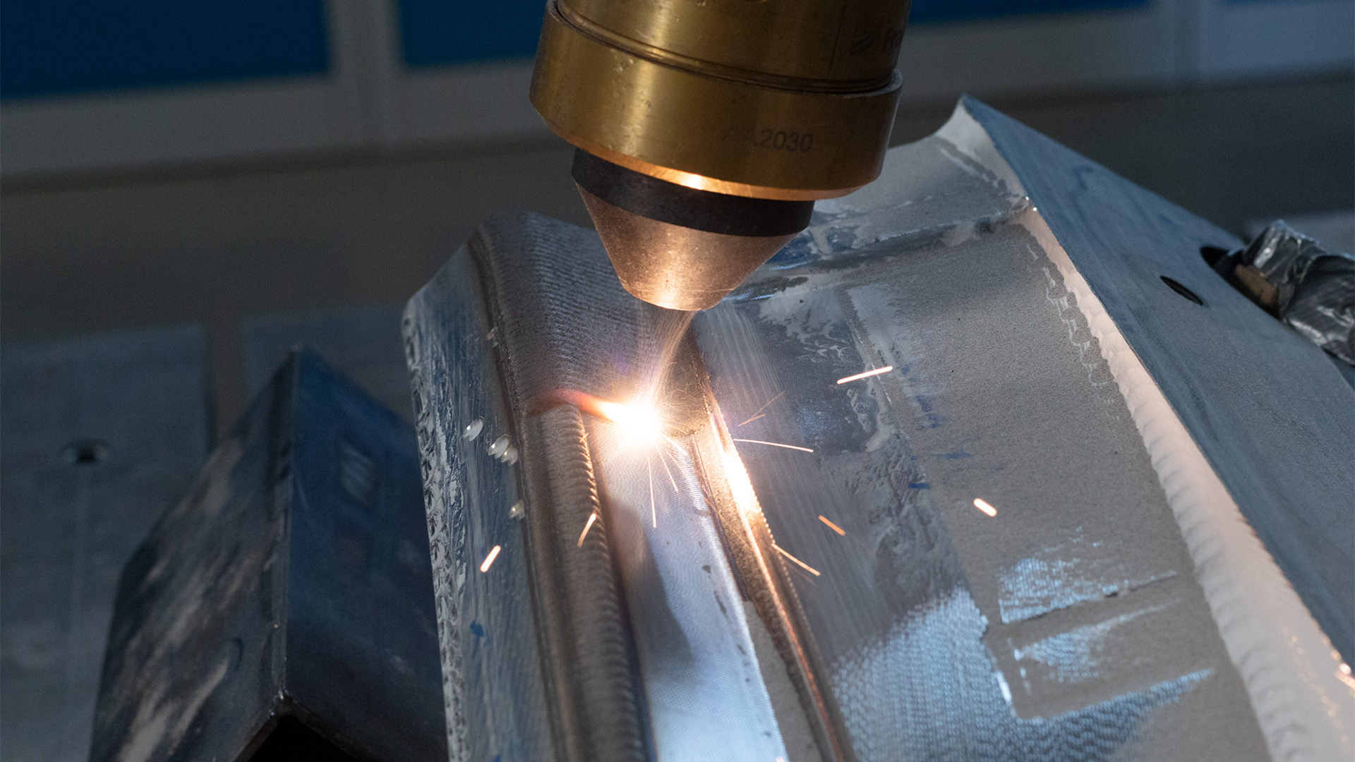 Laser Powder Deposition Welding – English – KLB Laserschweißtechnik ...